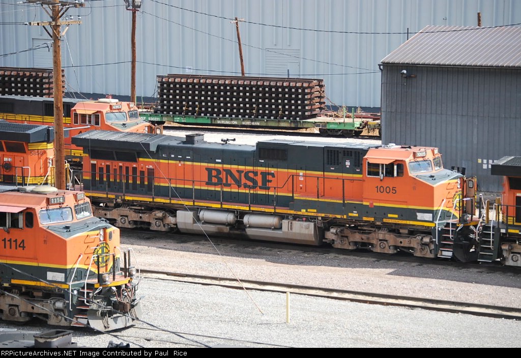 BNSF 1005